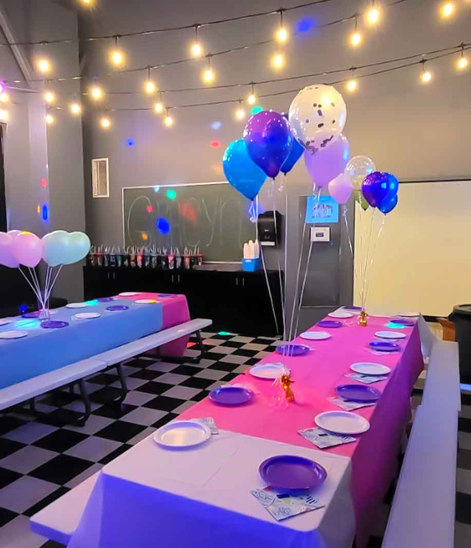 Bravoz Family Entertainment Center - Trampoline Park